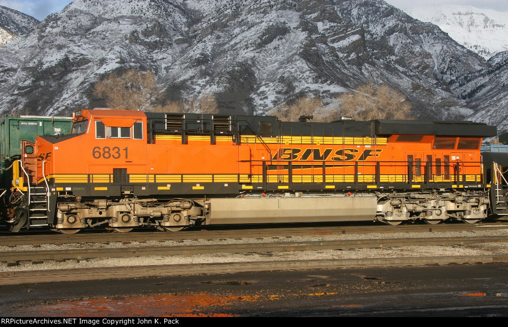 BNSF 6831